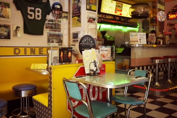 Comet Diner, Bienne – Fujifilm X100 | Chambre noire